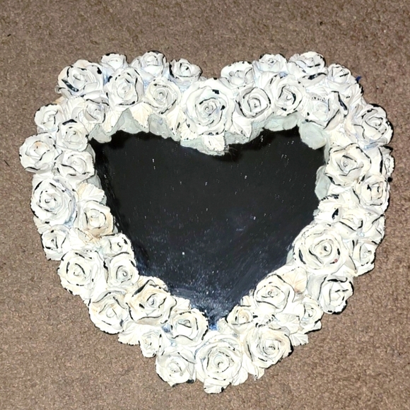 DECOLINE NY | Other | Vintage White Roses Heart Shaped 1x12 Wall Mirror Made By Decoline Ny ...